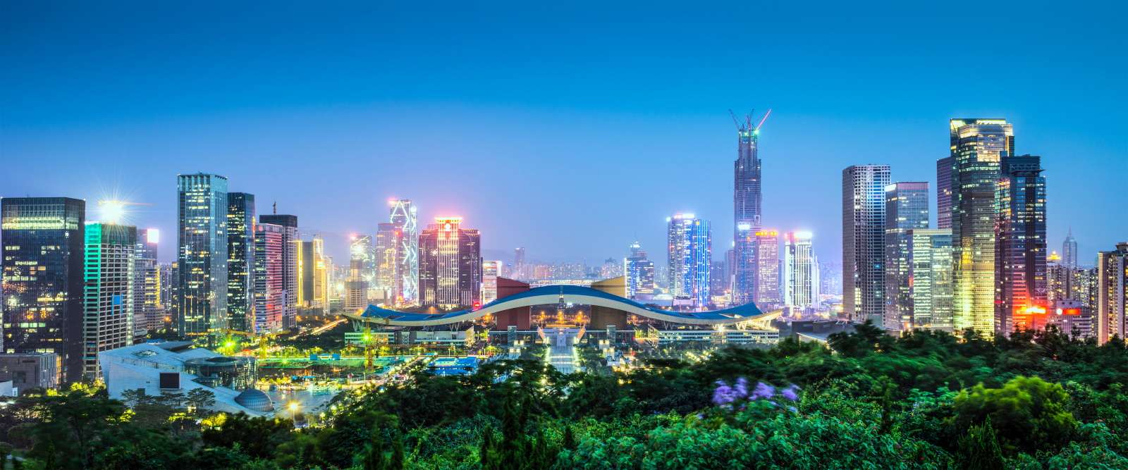 Advantages of a Shenzhen Logistics Center — Dimerco